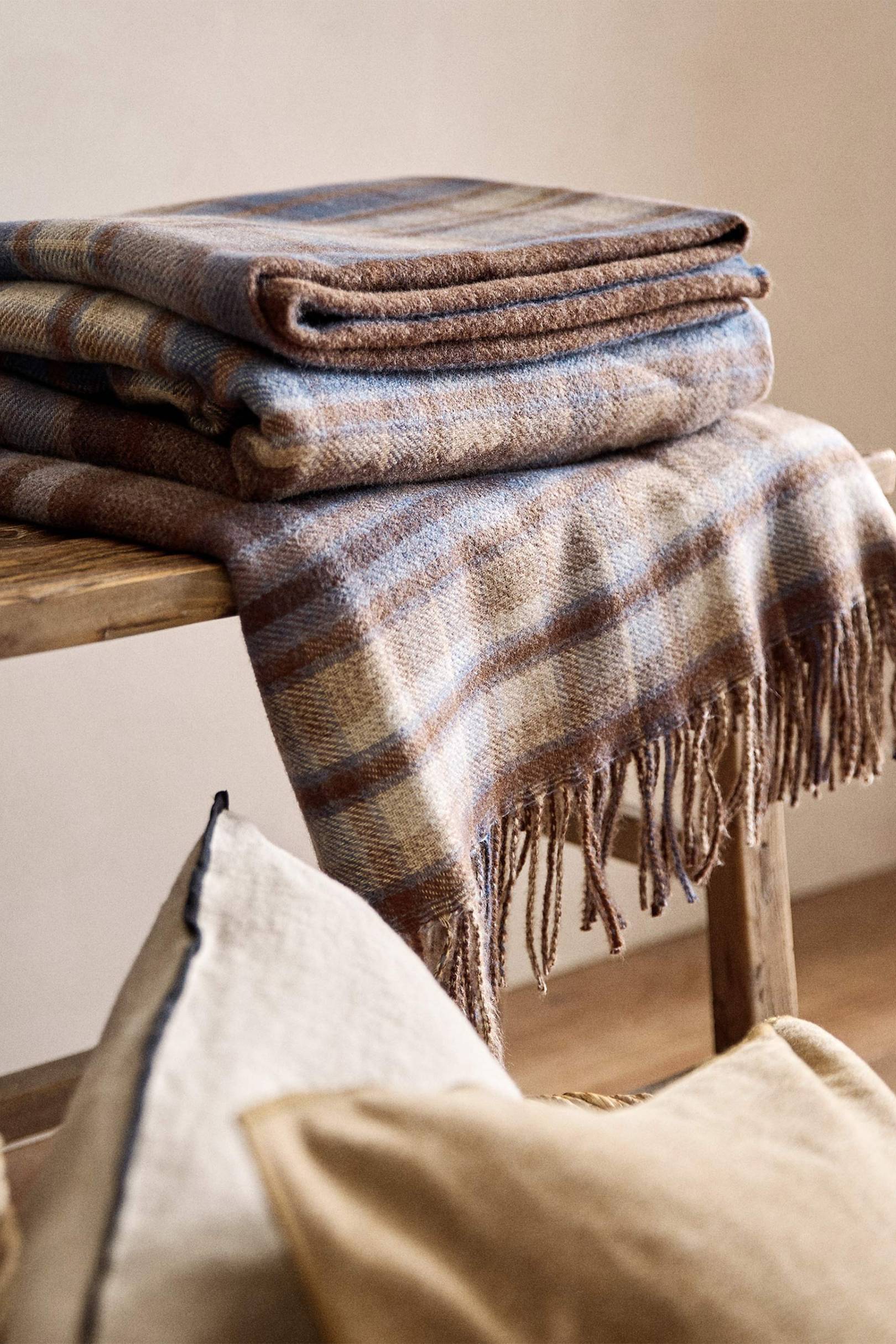 22 of the best picnic blankets for summer 2021 | CN Traveller