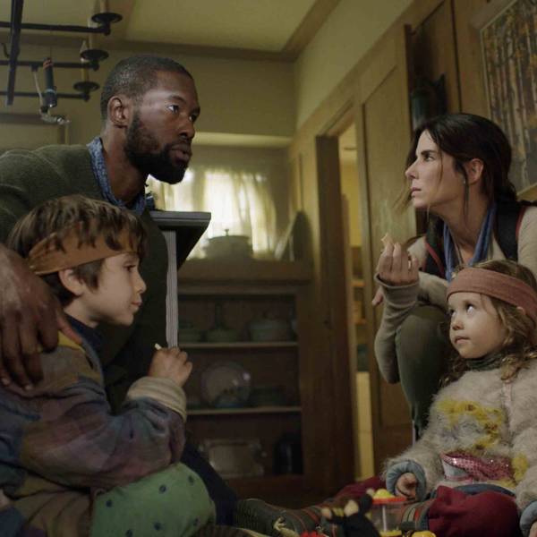 Fans are flocking to pose in front of the 'Bird Box' house | CN Traveller