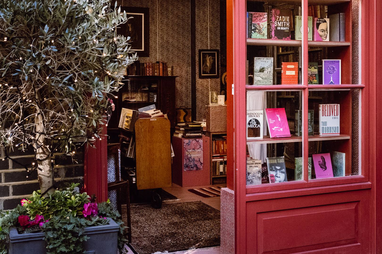Brilliant independent bookshops in London – that deliver | CN Traveller