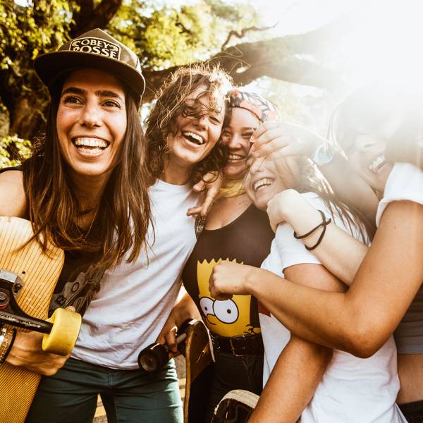 Longboarding women | CN Traveller