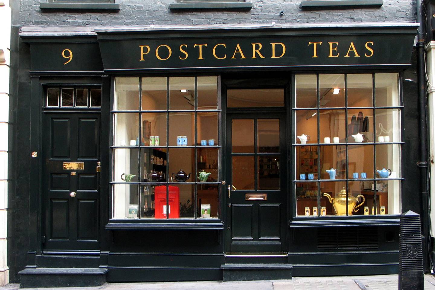 Beautiful vintage shop fronts London | CN Traveller