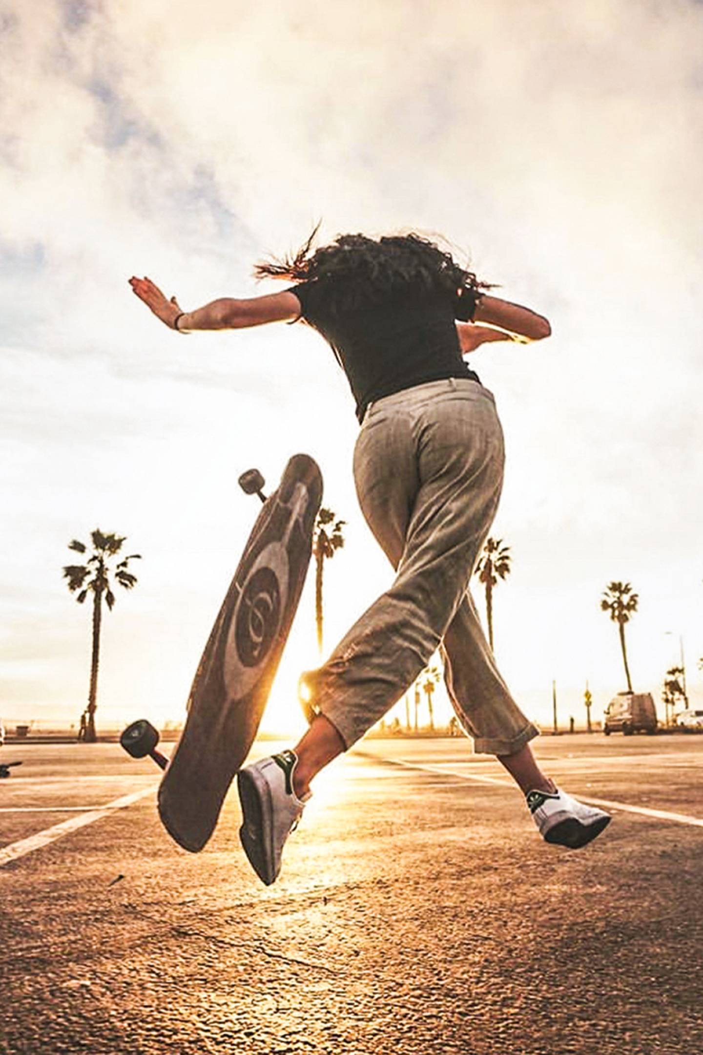 Longboarding women | CN Traveller