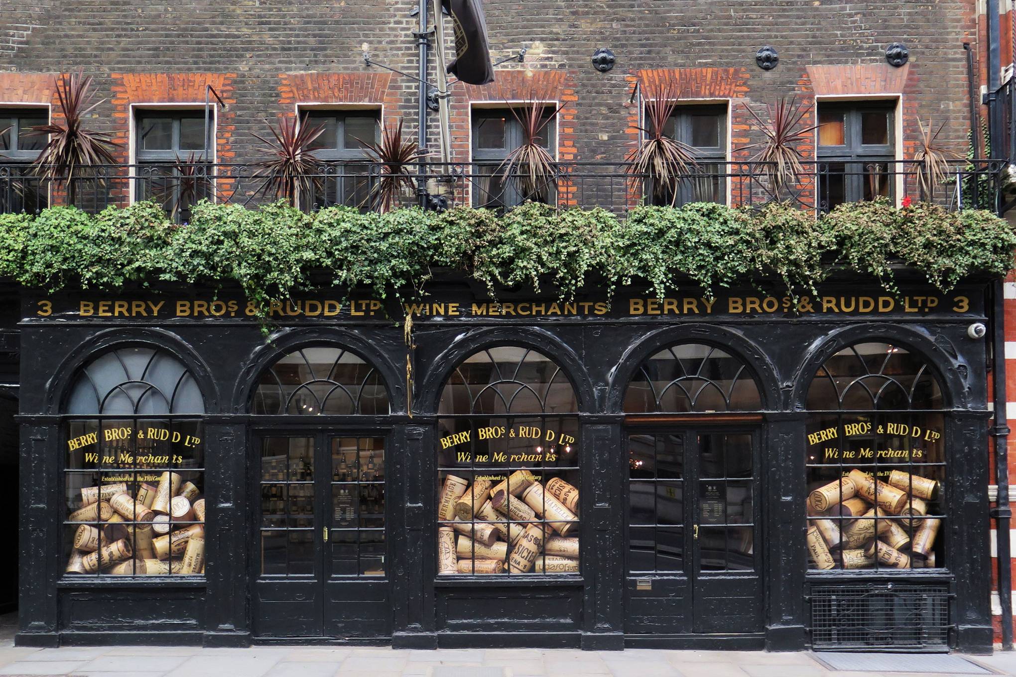 Beautiful vintage shop fronts London | CN Traveller