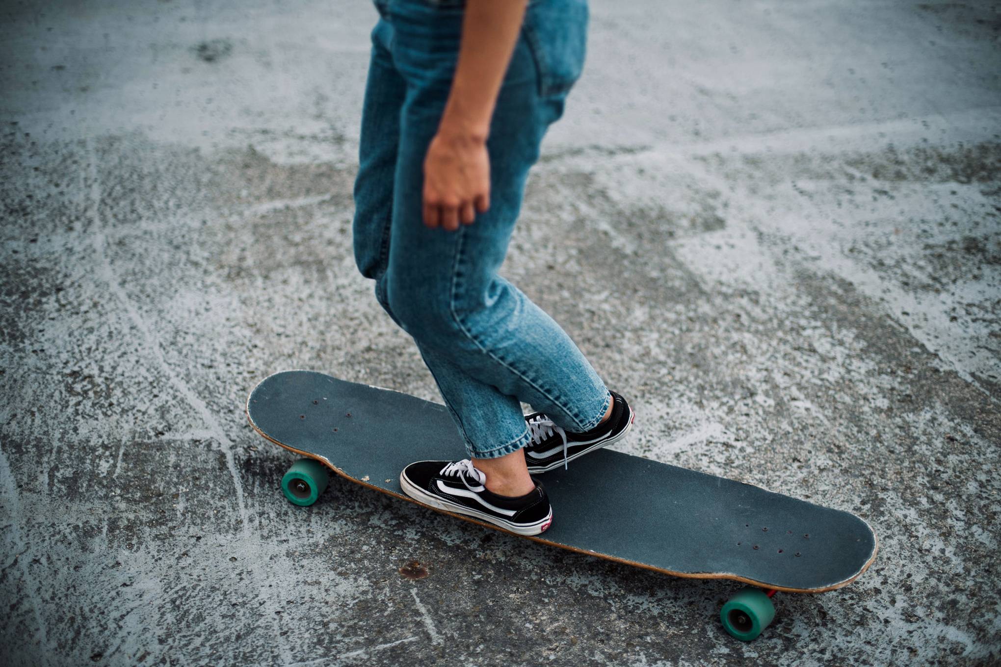 Longboarding women | CN Traveller